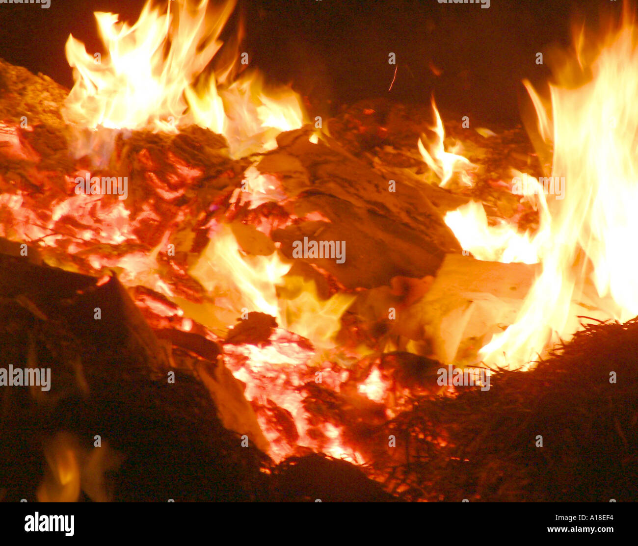 Kindle bonfire hi-res stock photography and images - Alamy