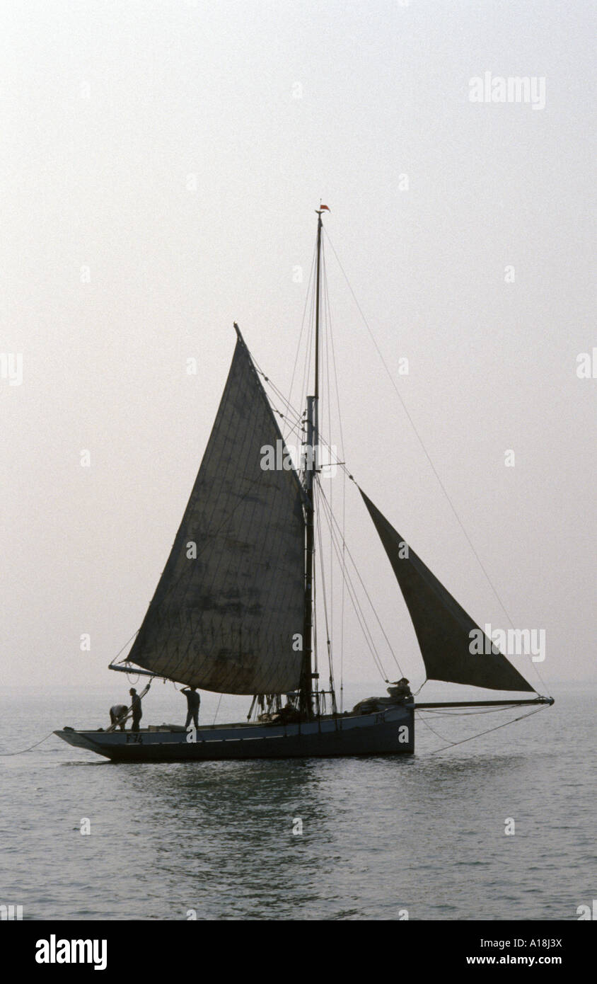 Oyster smack hi-res stock photography and images - Alamy