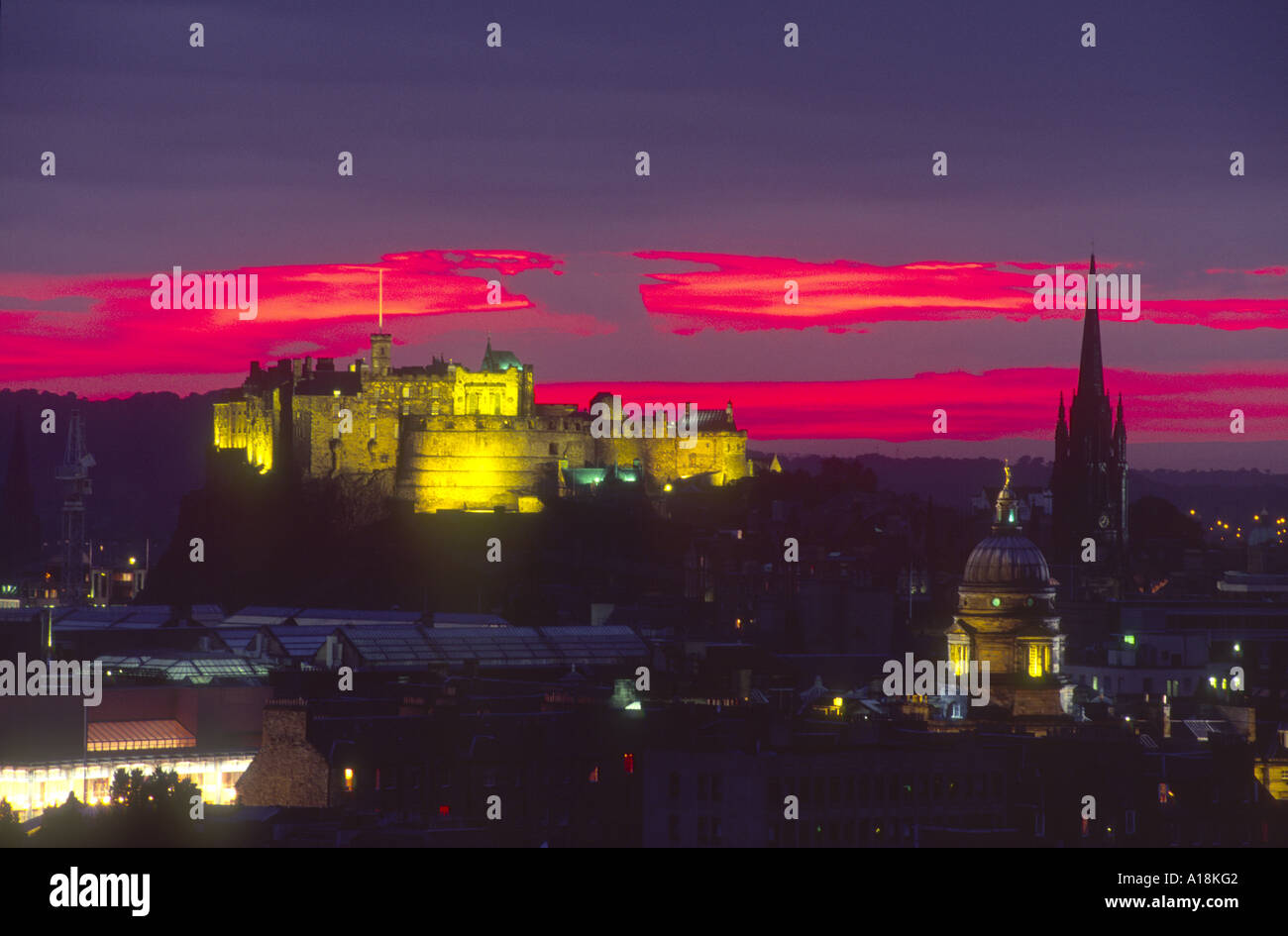 Edinburgh evening street houses hi-res stock photography and images - Alamy