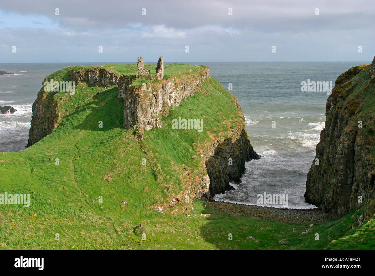 Ruin of dunseverick castle hi-res stock photography and images - Alamy
