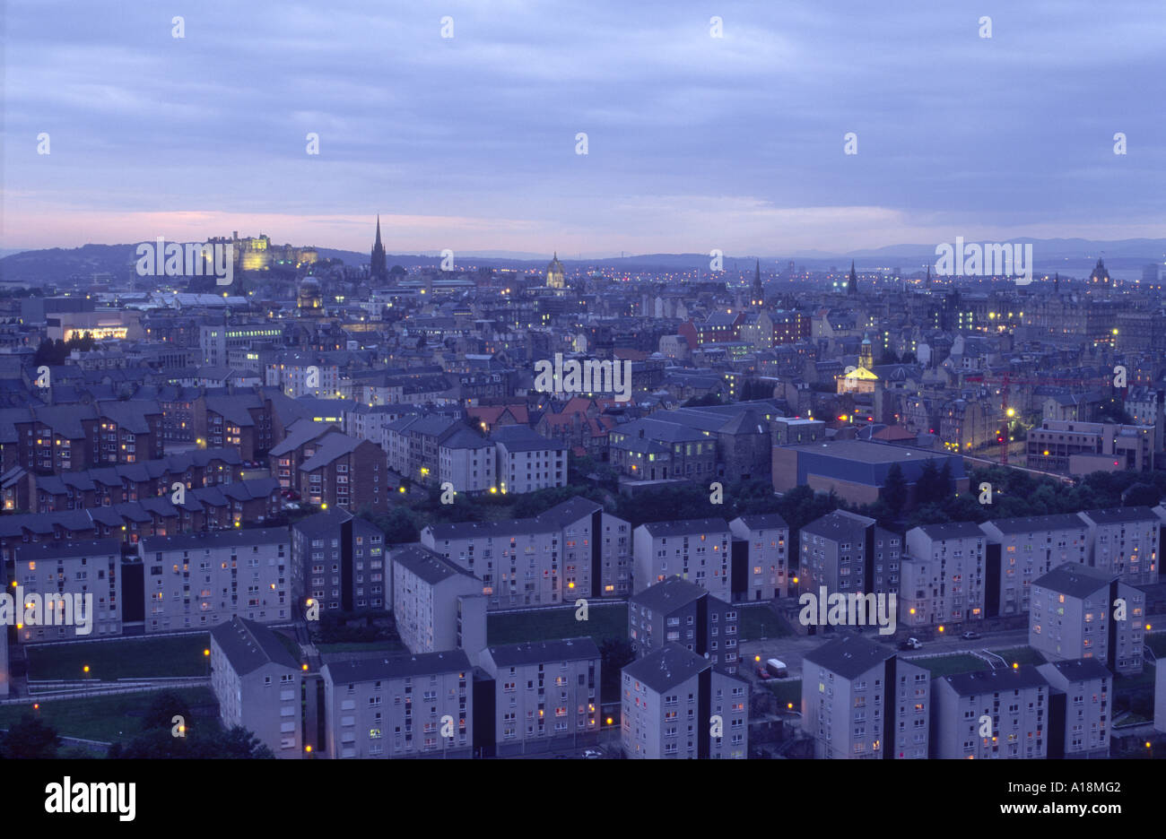 Edinburgh evening street houses hi-res stock photography and images - Alamy