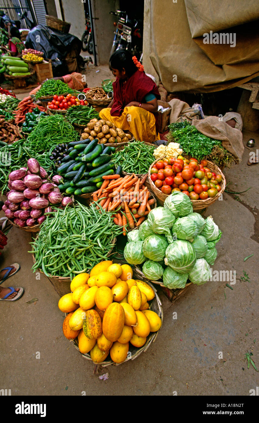 India Andhra Pradesh Hyderabad Sultan Bazaar vegetable stalls Stock ...