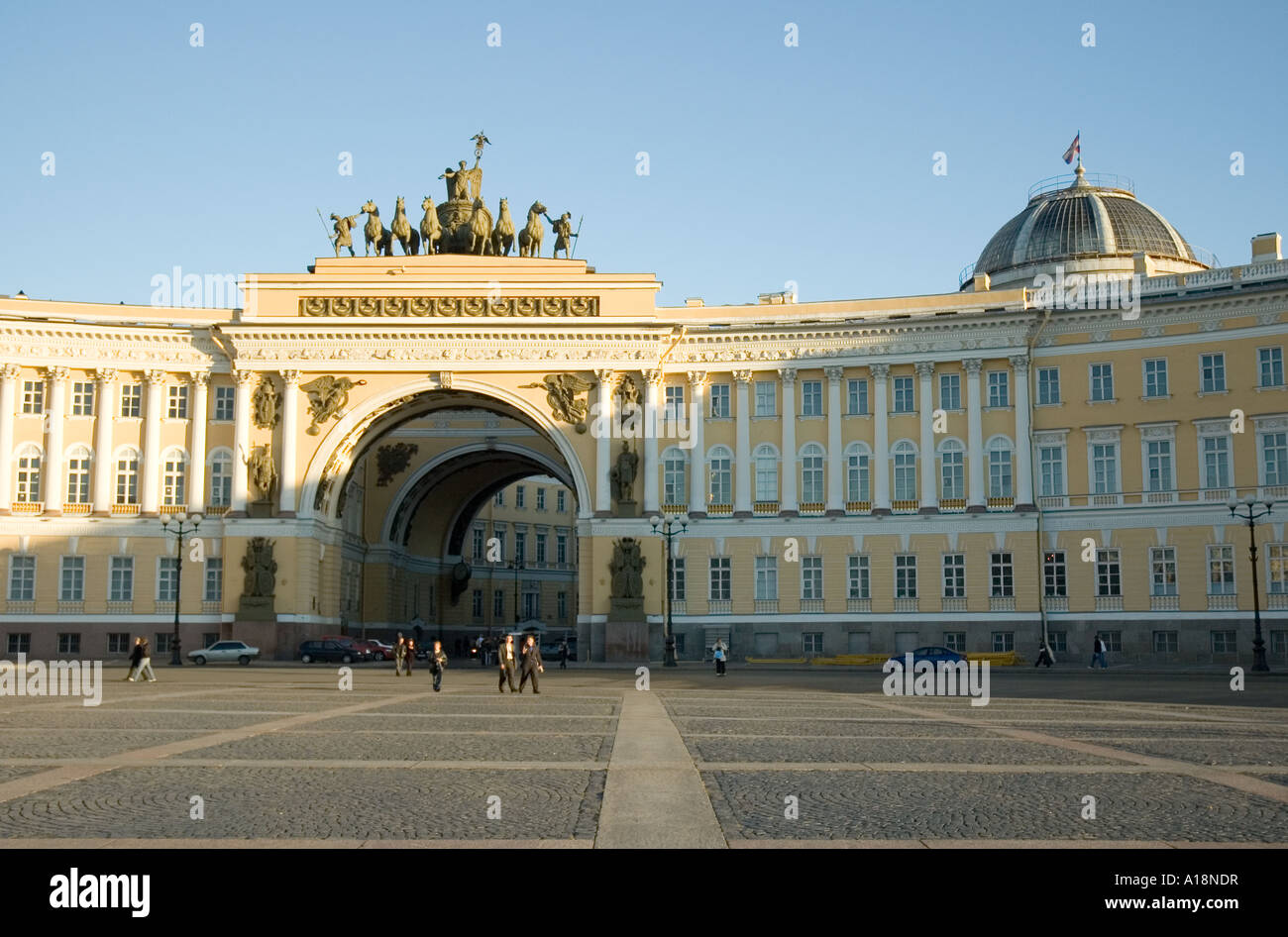 The General Staff Building in Palace Square Saint Petersburg Russia ...