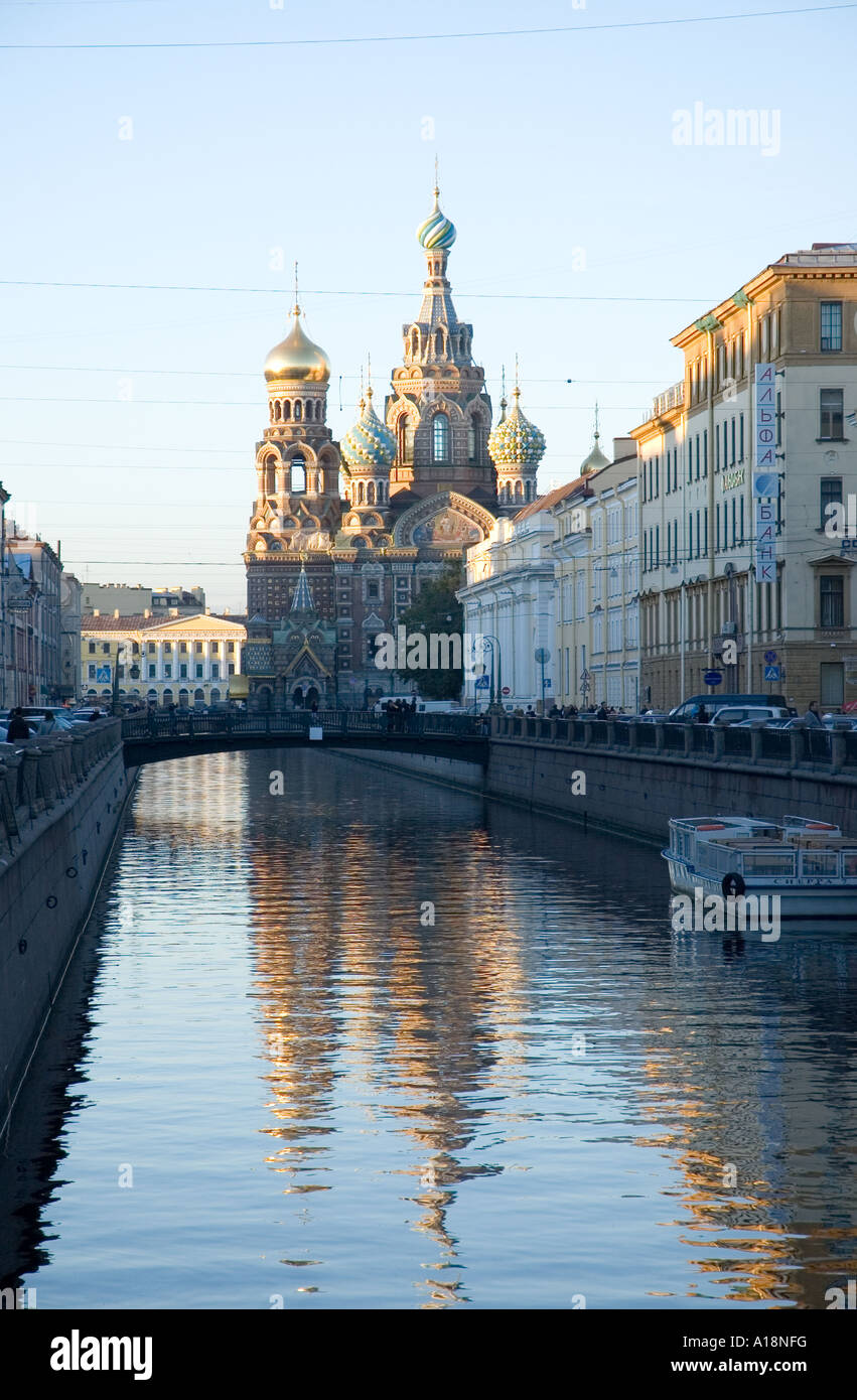 A view along Kanal Grigoedova towards the Cathedral of Spilt Blood in ...