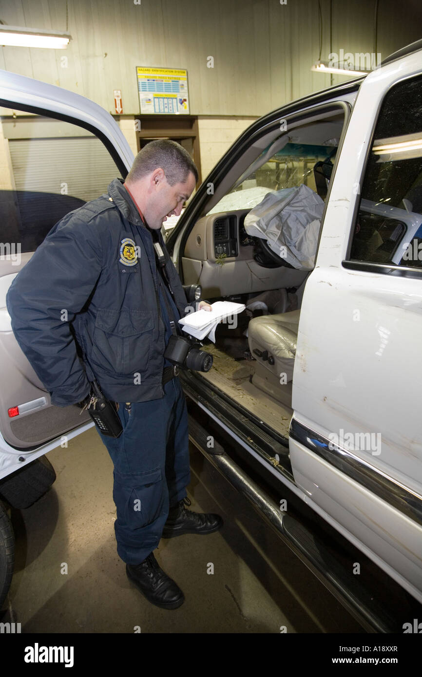 Crime scene vehicle hi-res stock photography and images - Alamy