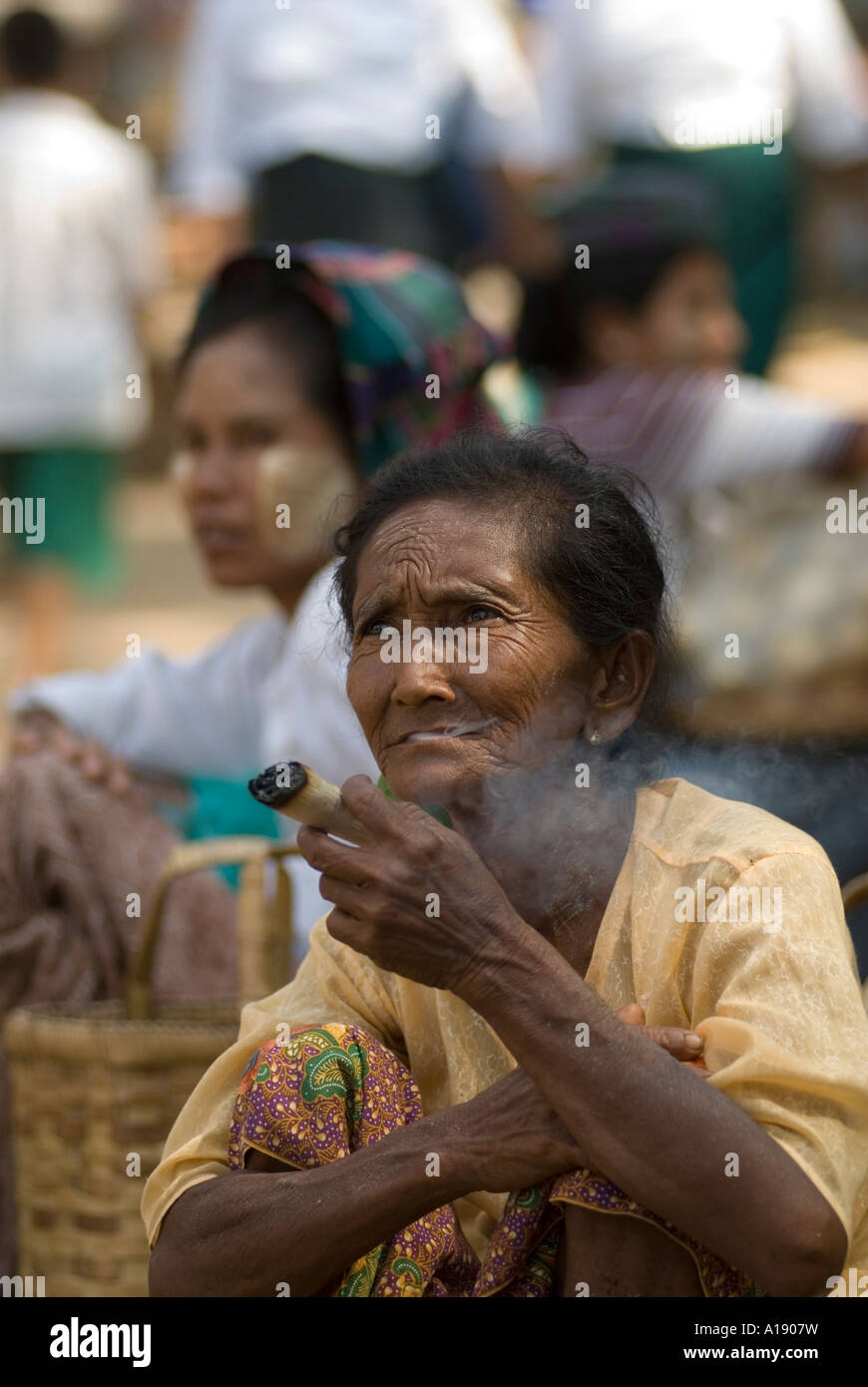 Woman smoking roll up cigarette hi-res stock photography and images - Alamy