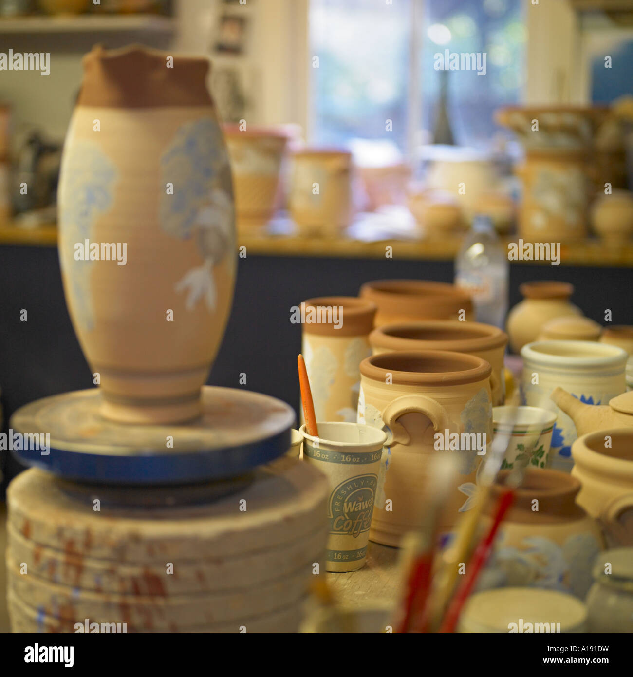 Earthenware on display at a pottery shop Stock Photo - Alamy