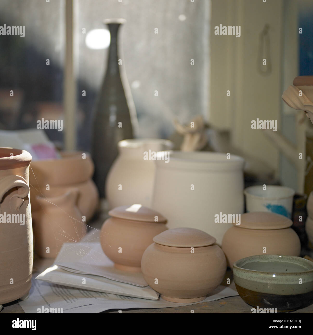 Unglazed pottery hi-res stock photography and images - Alamy