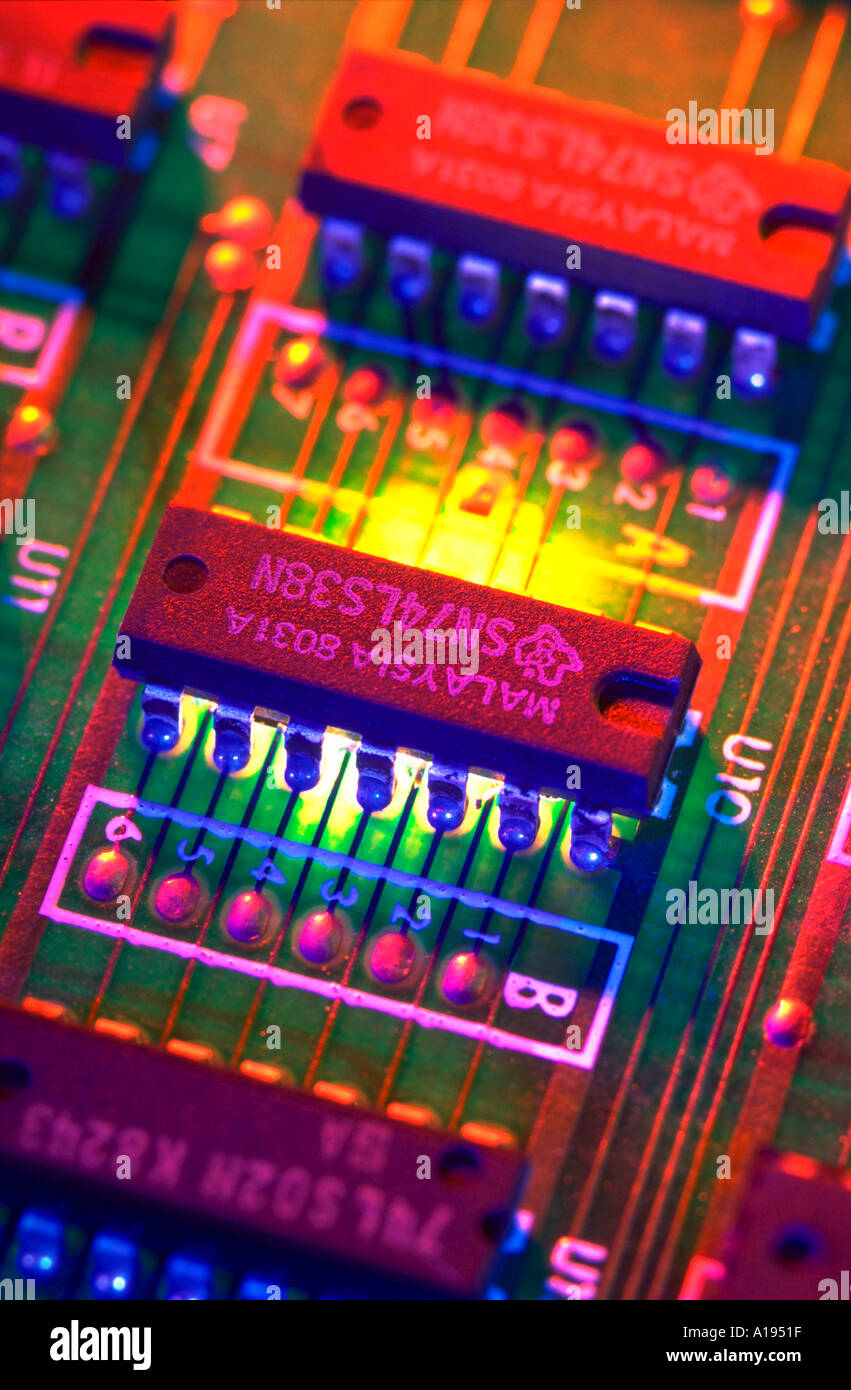 Microchips in a circuit board hi-res stock photography and images - Alamy