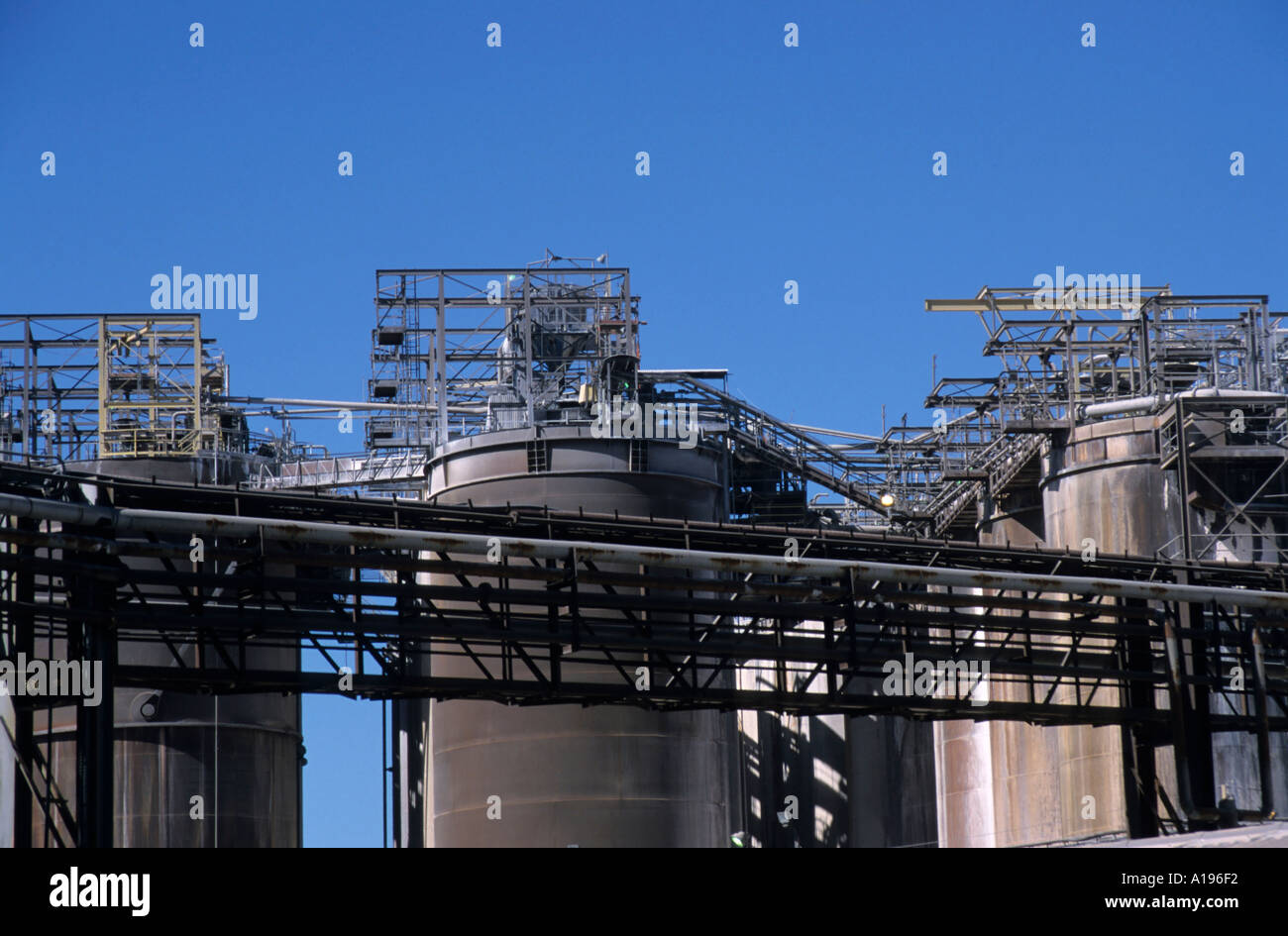 Bauxite factory hi-res stock photography and images - Alamy