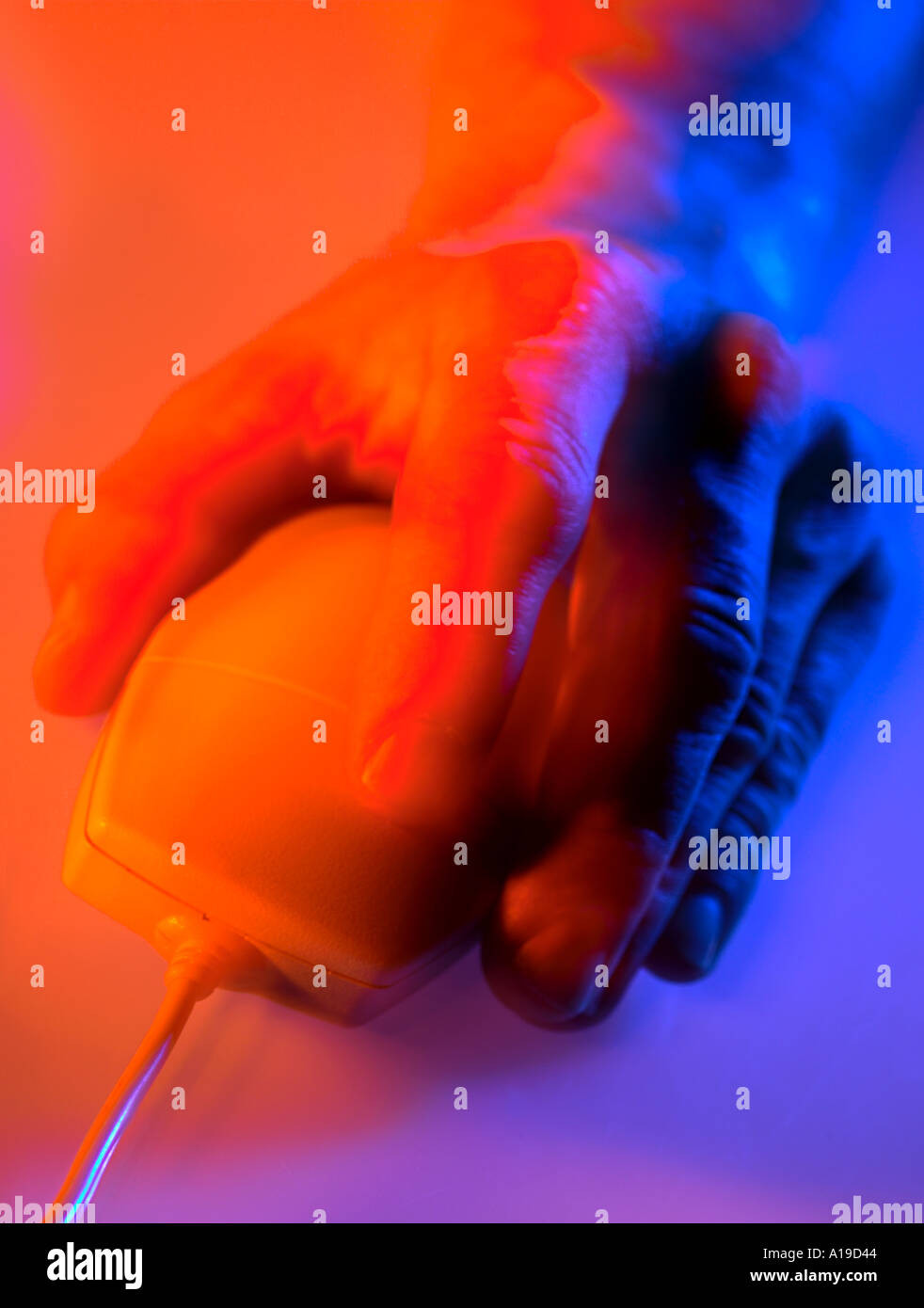 HAND MOVING COMPUTER MOUSE CLOSE UP Stock Photo - Alamy