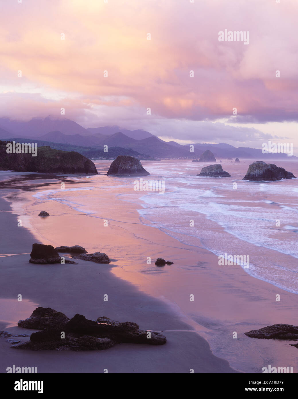 Crescent beach ecola state park hi-res stock photography and images - Alamy