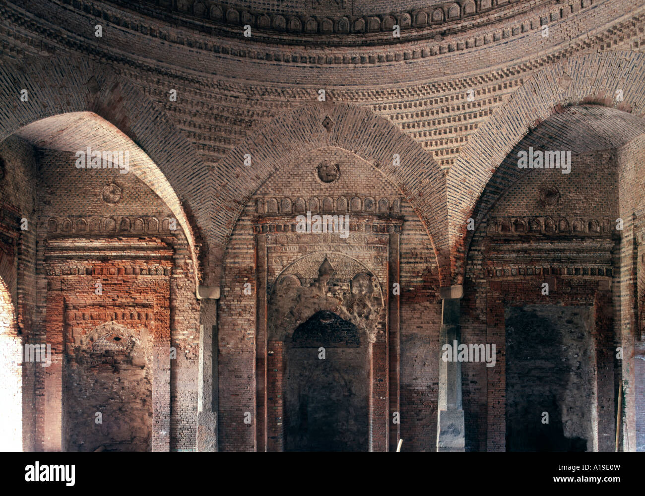 15th century lattan mosque hi-res stock photography and images - Alamy