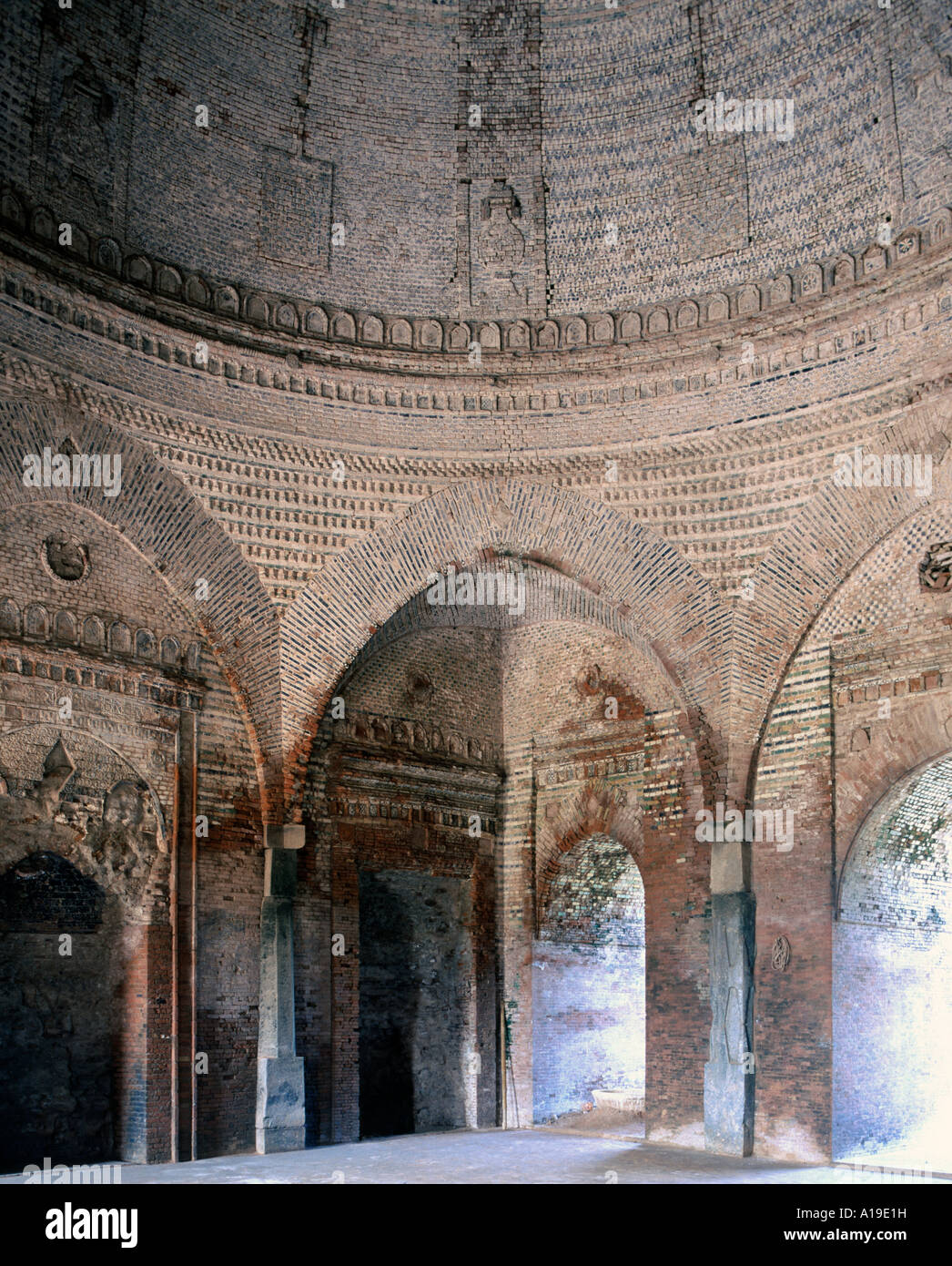 Lattan mosque, Gaur, West Bengal, India Stock Photo - Alamy