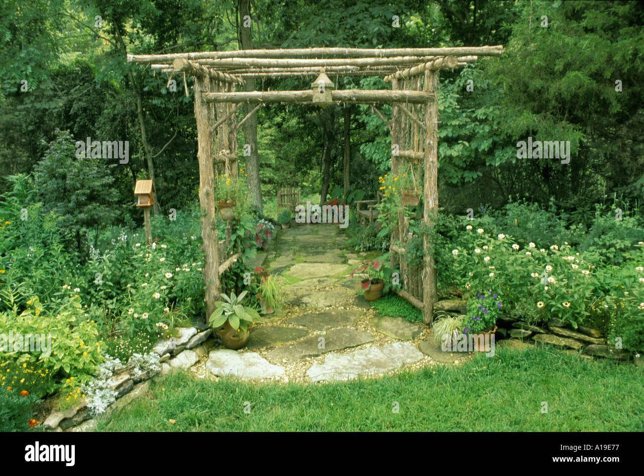 Diy Rustic Garden Arbor