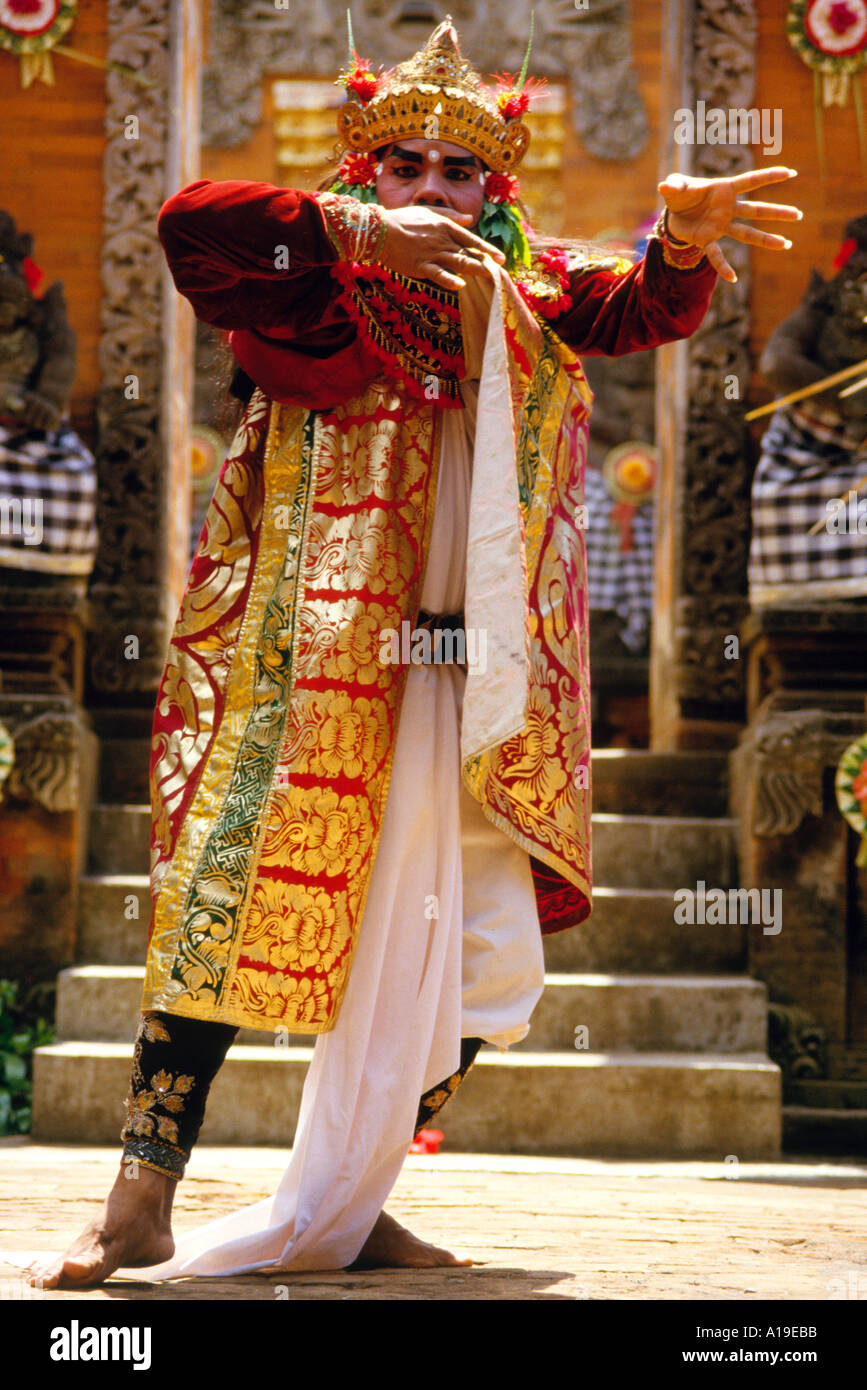 Balinese male dancer Stock Photo - Alamy