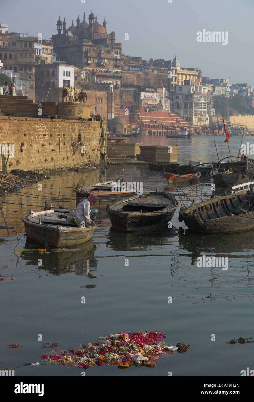 Flowers floating in ganges river hi-res stock photography and images ...