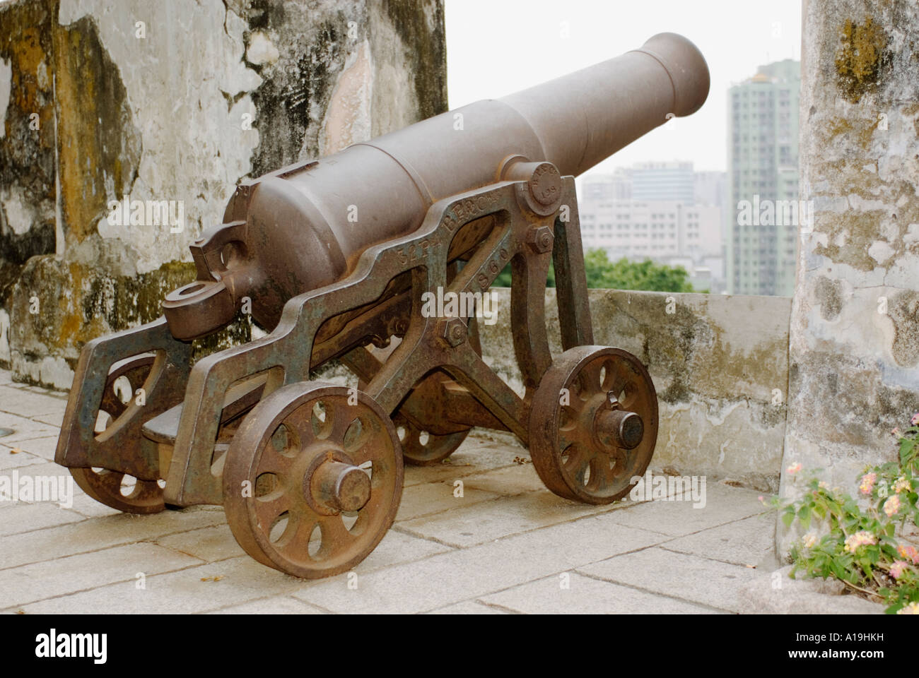 17th century chinese cannon hi-res stock photography and images - Alamy