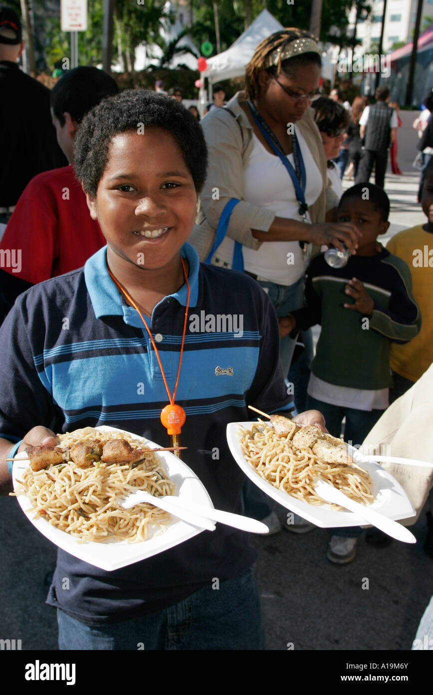 Children selling food school hi-res stock photography and images - Alamy