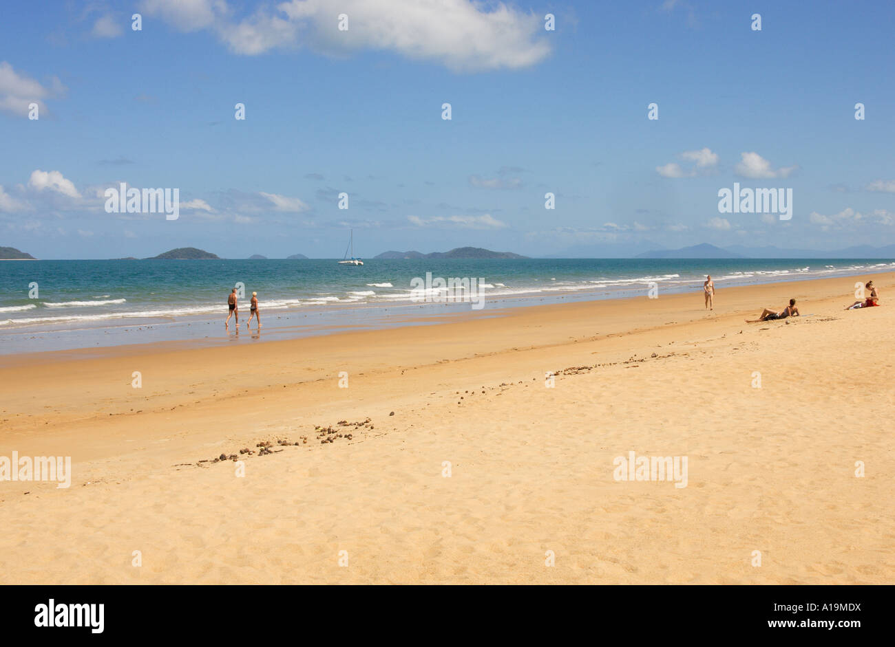 Mission beach australia hi-res stock photography and images - Alamy