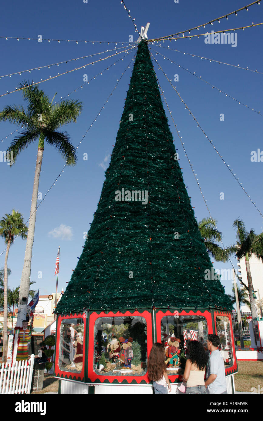 Mom triangle hi-res stock photography and images - Alamy