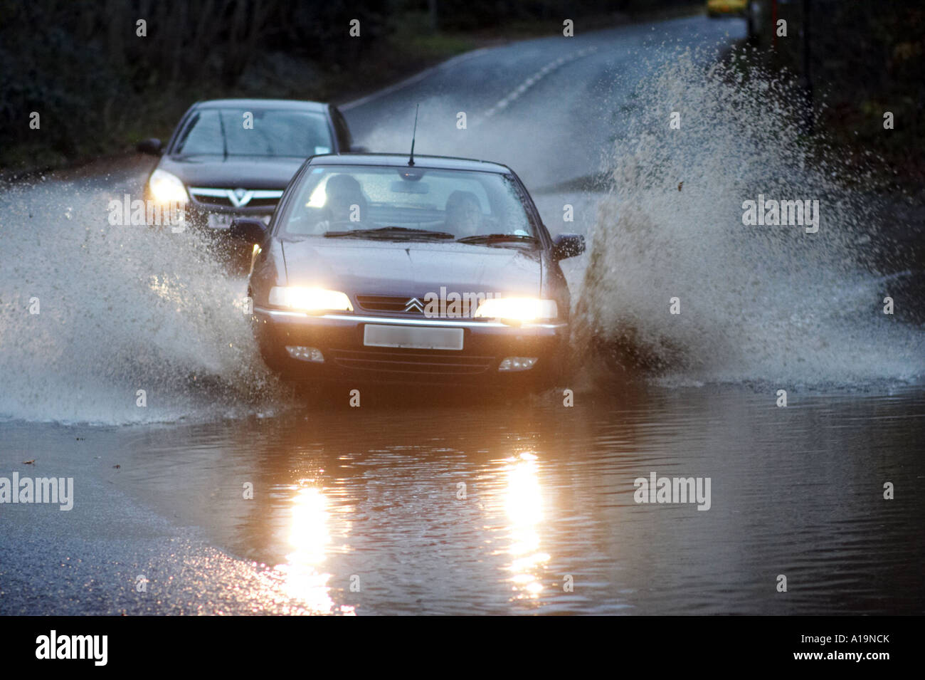 Rain hitting road hi-res stock photography and images - Alamy