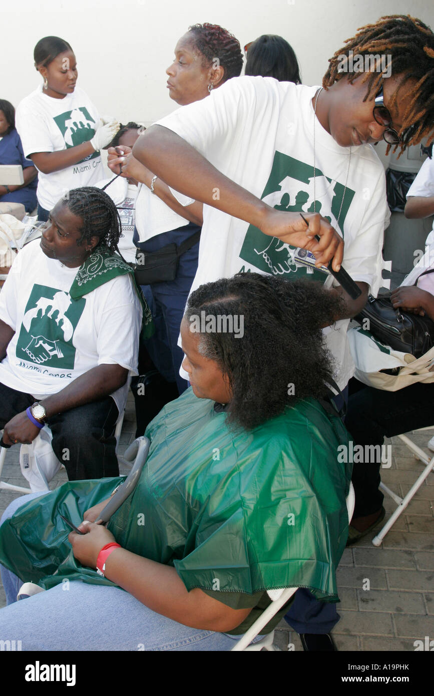Homeless african american women hi-res stock photography and images - Alamy