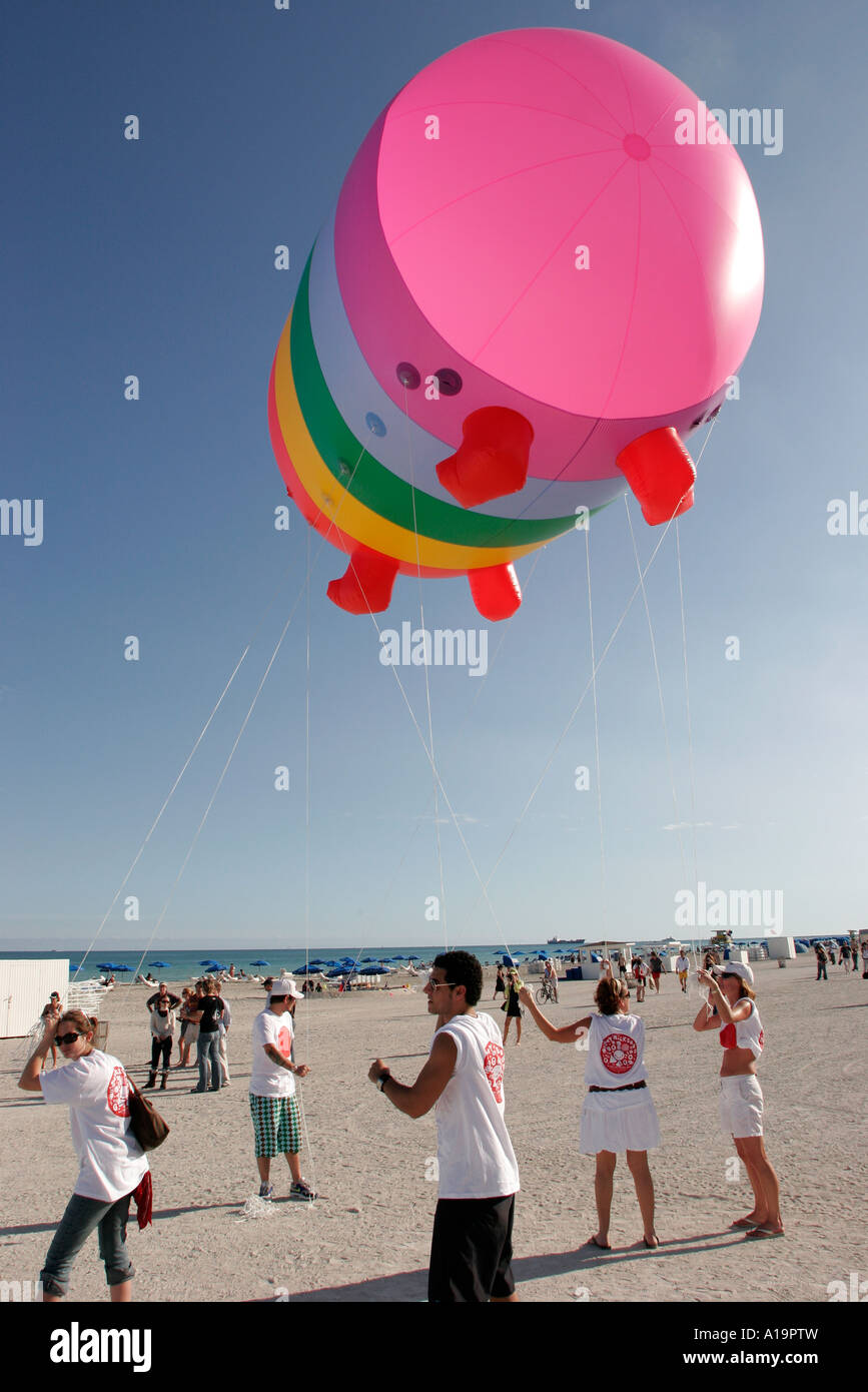 Giant blimp parade hi-res stock photography and images - Alamy