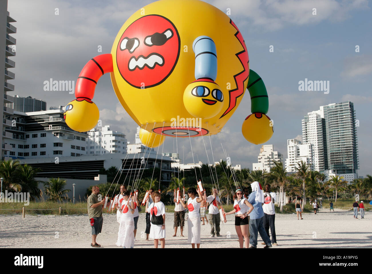 Giant blimp parade hi-res stock photography and images - Alamy