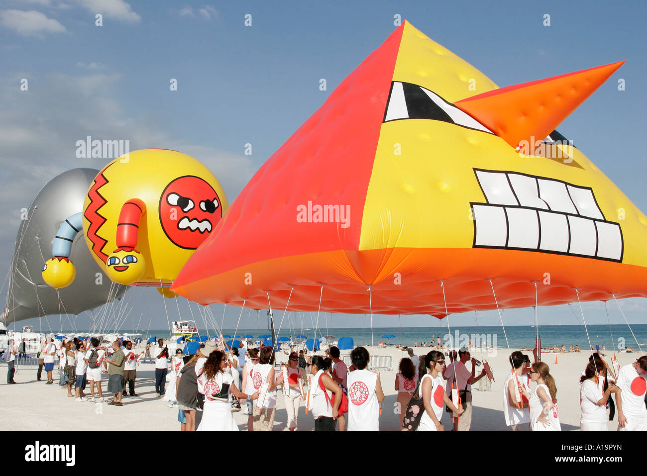 Giant blimp parade hi-res stock photography and images - Alamy