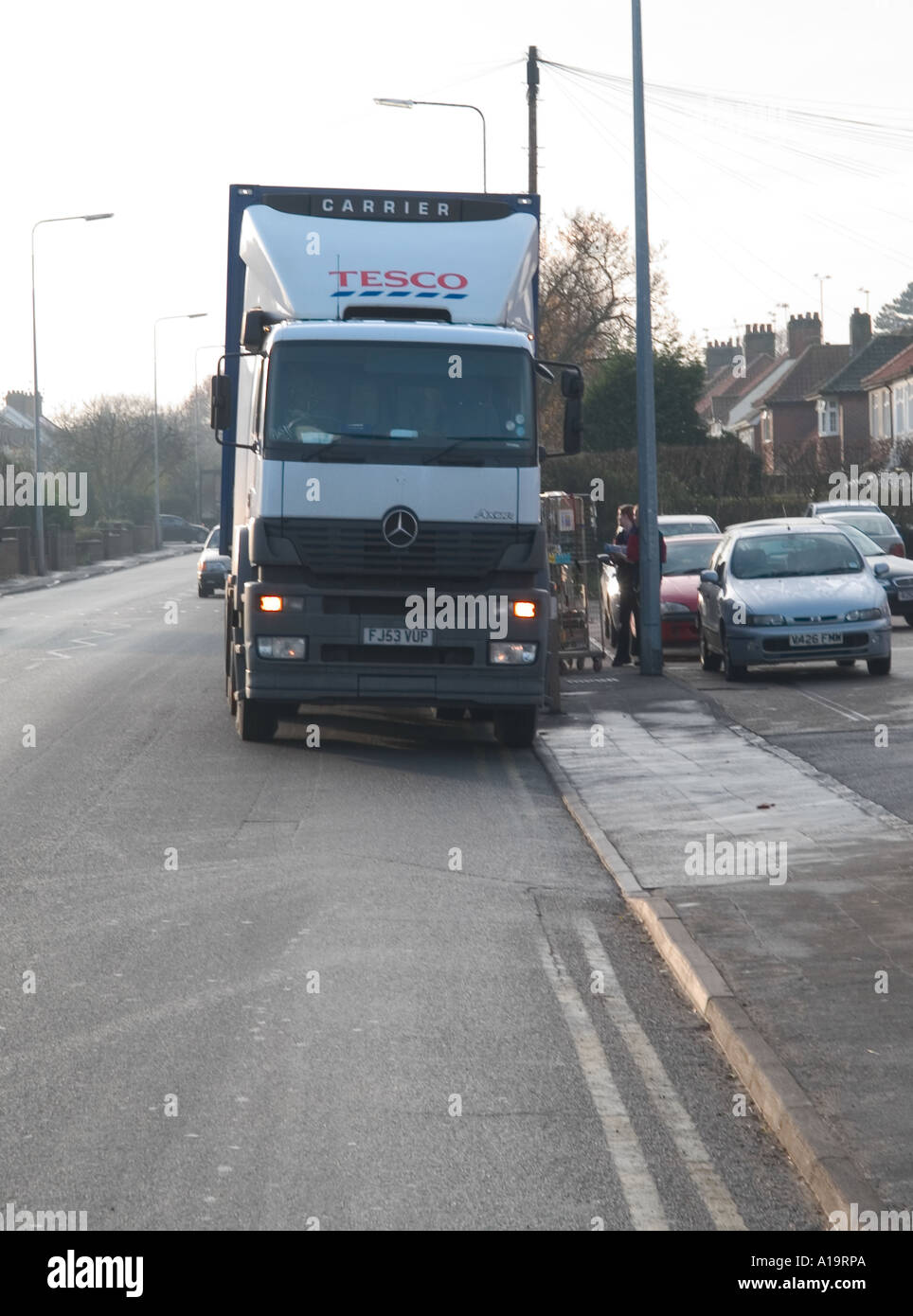 TESCO LORRY PARKED ILLEGALLY ON YELLOW LINES WHILST UNLOADING, WROXHAM ...