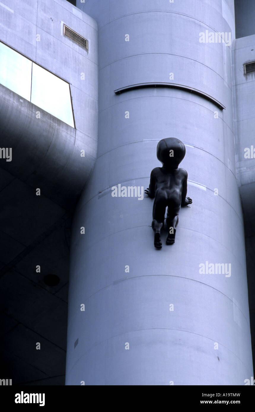 Baby statues crawling on the futuristic Zizkov television tower in ...