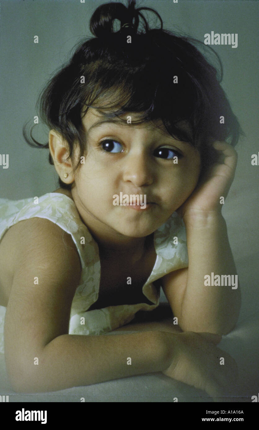 Indian children group portraits hi-res stock photography and images - Alamy