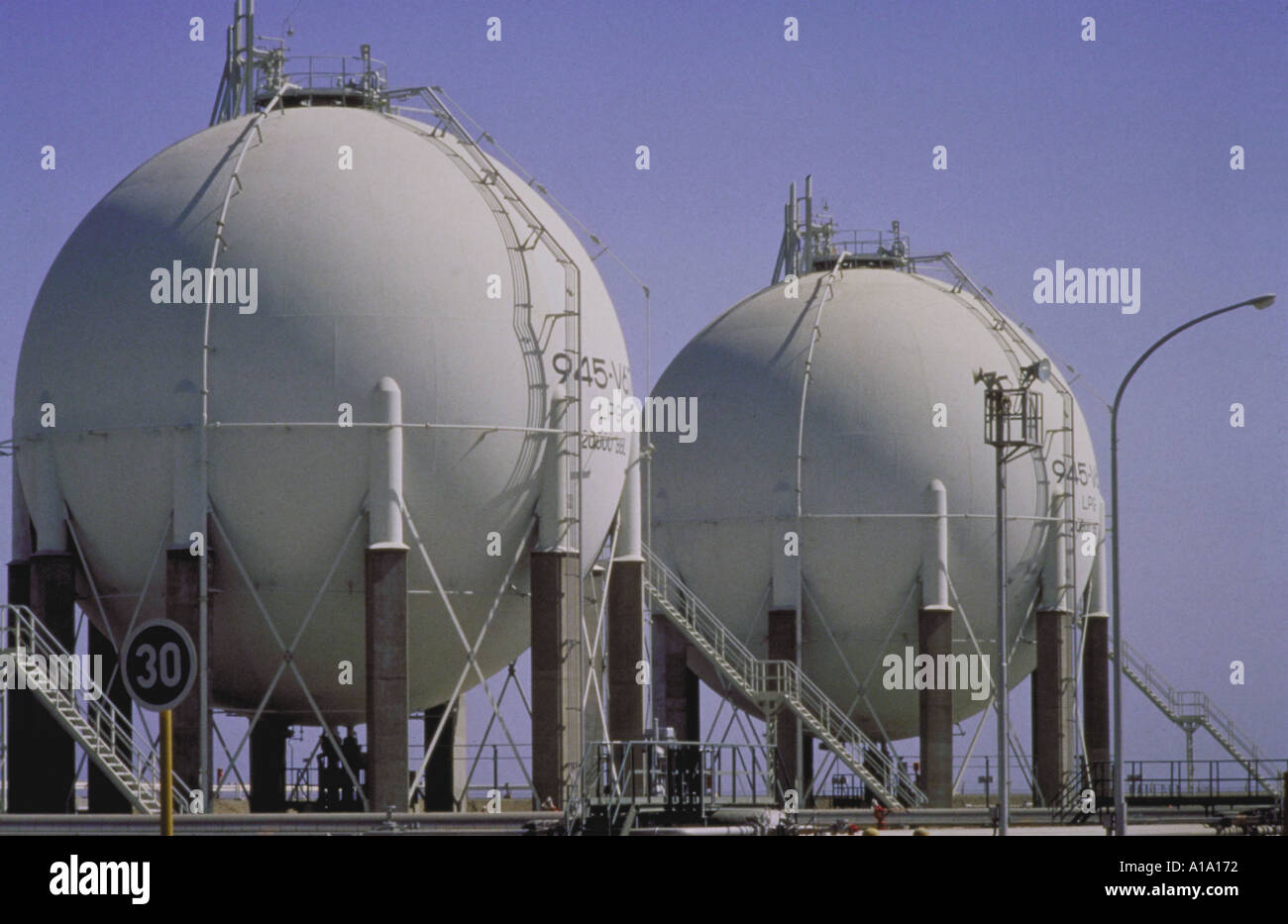 Spherical Tanks Stock Photos & Spherical Tanks Stock Images - Alamy
