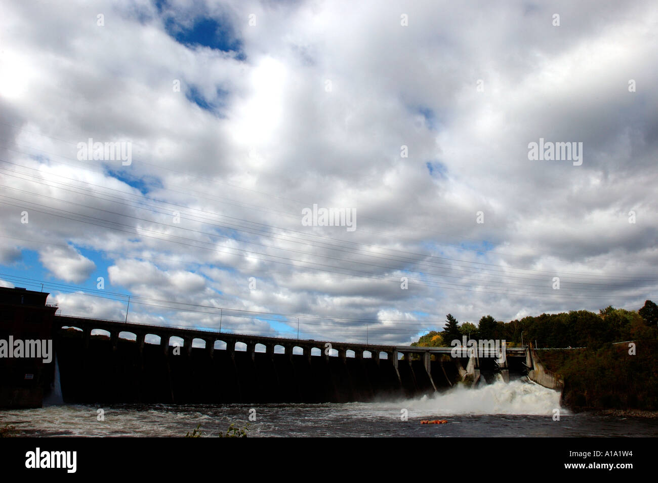 Roaring river dam hi-res stock photography and images - Alamy