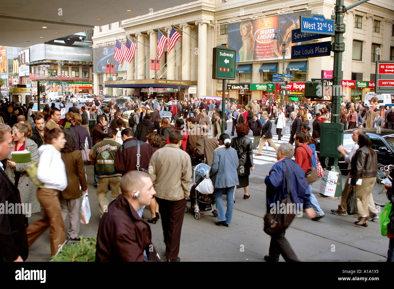 Busy City Streets High Resolution Stock Photography and Images - Alamy