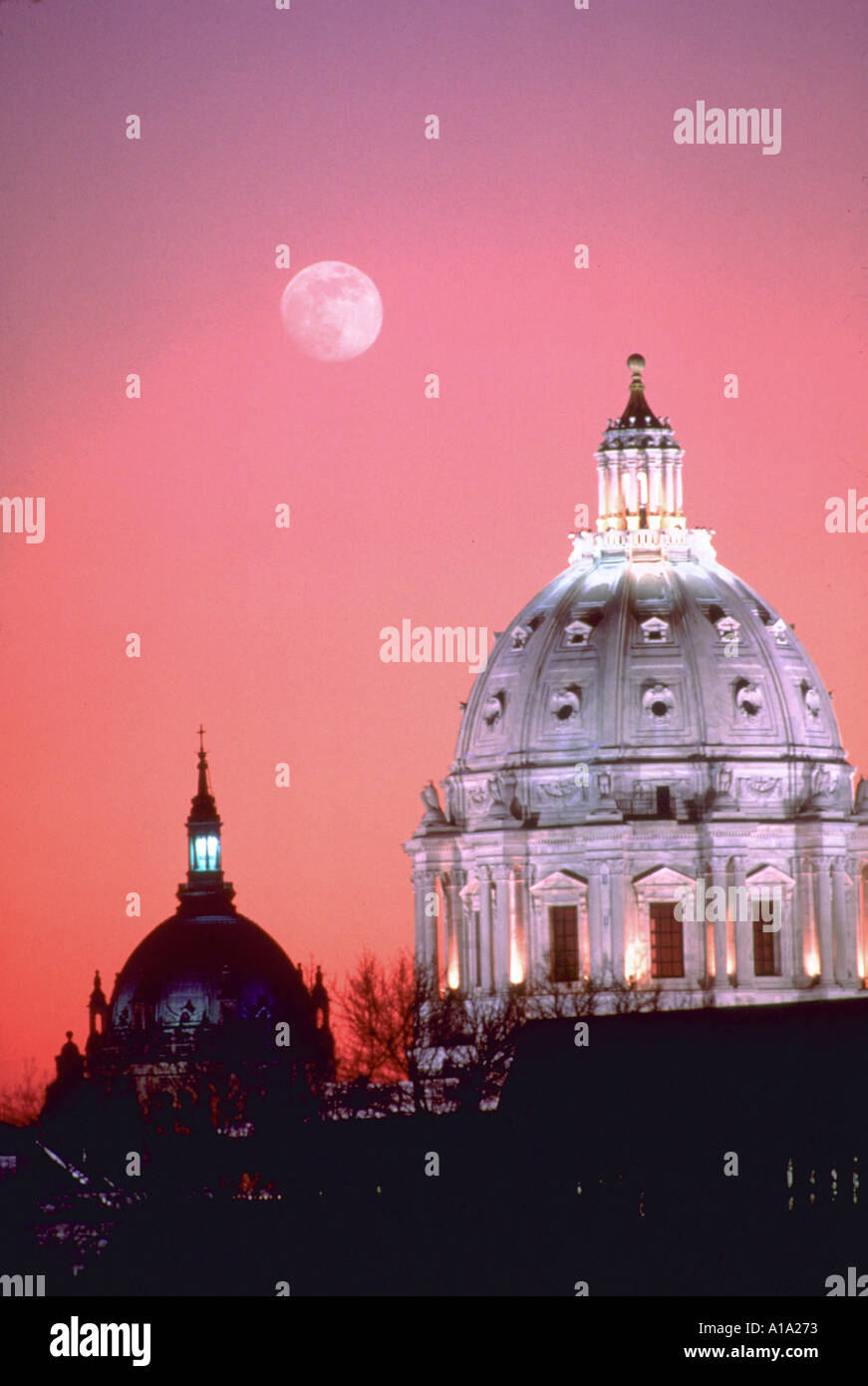 Moon over St Paul Cathedral and State Capitol Building St Paul ...