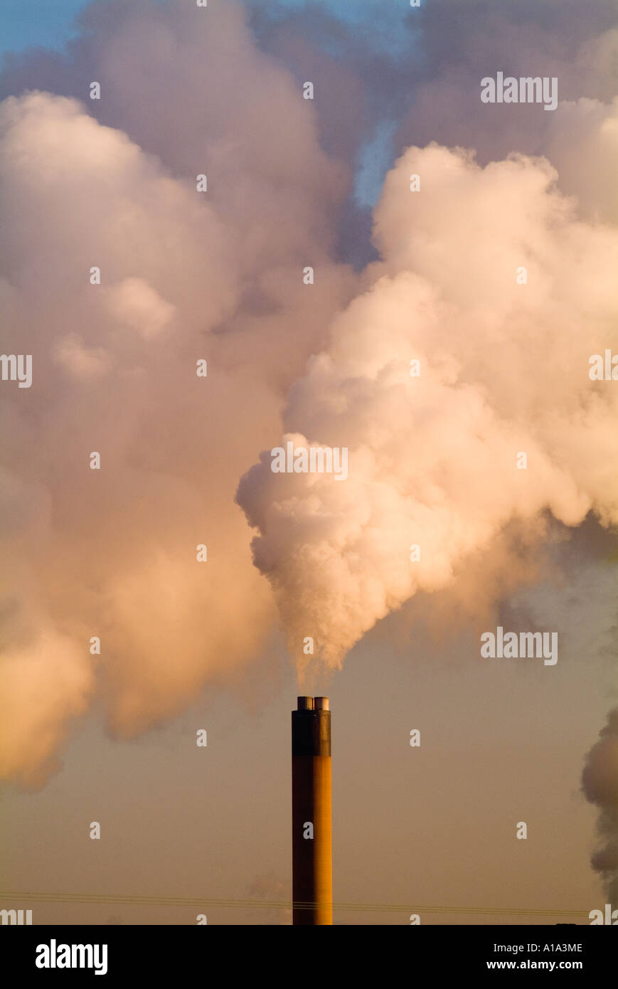 Power station steam hi-res stock photography and images - Alamy