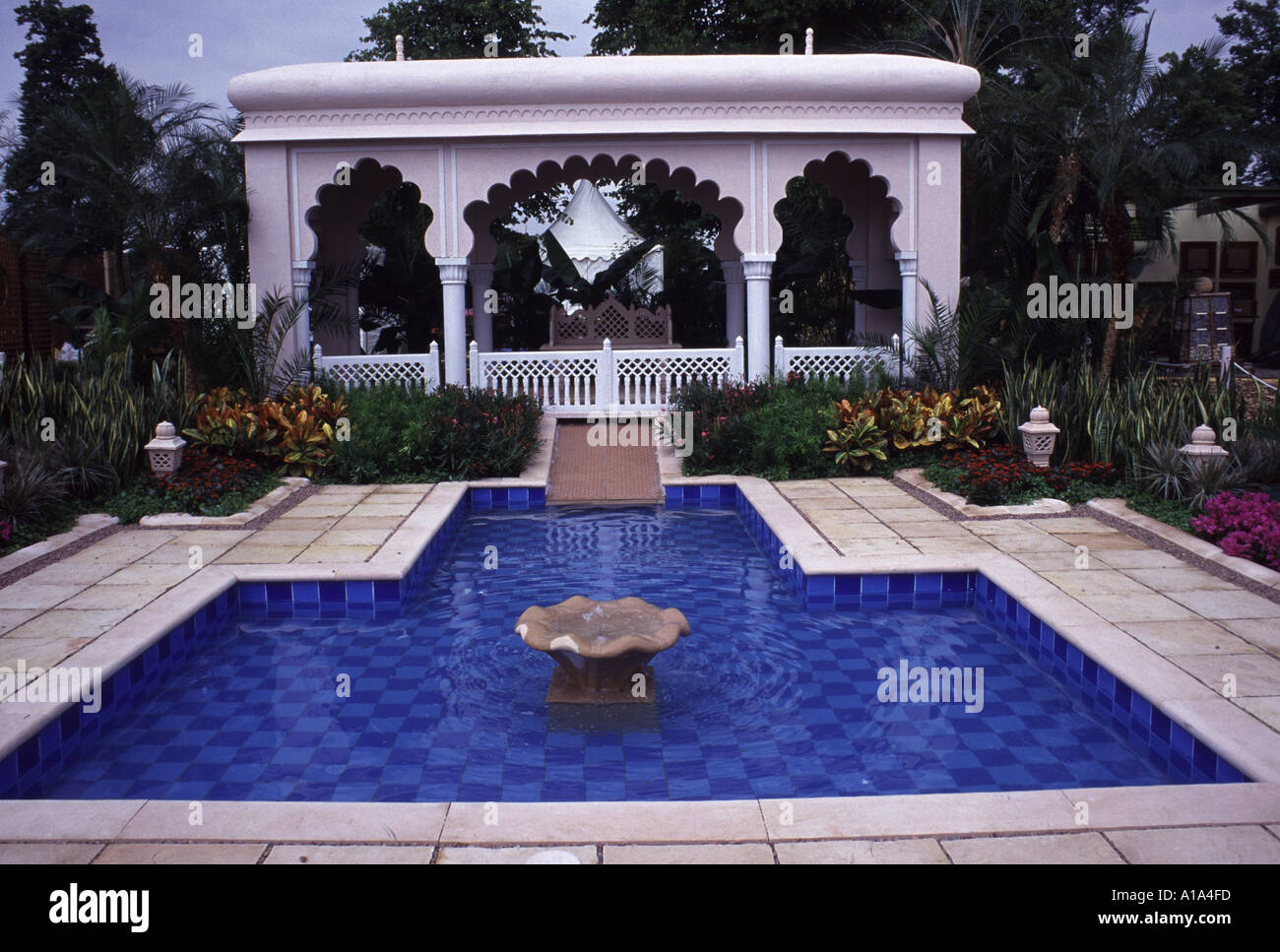 Indian palace garden hi-res stock photography and images - Alamy