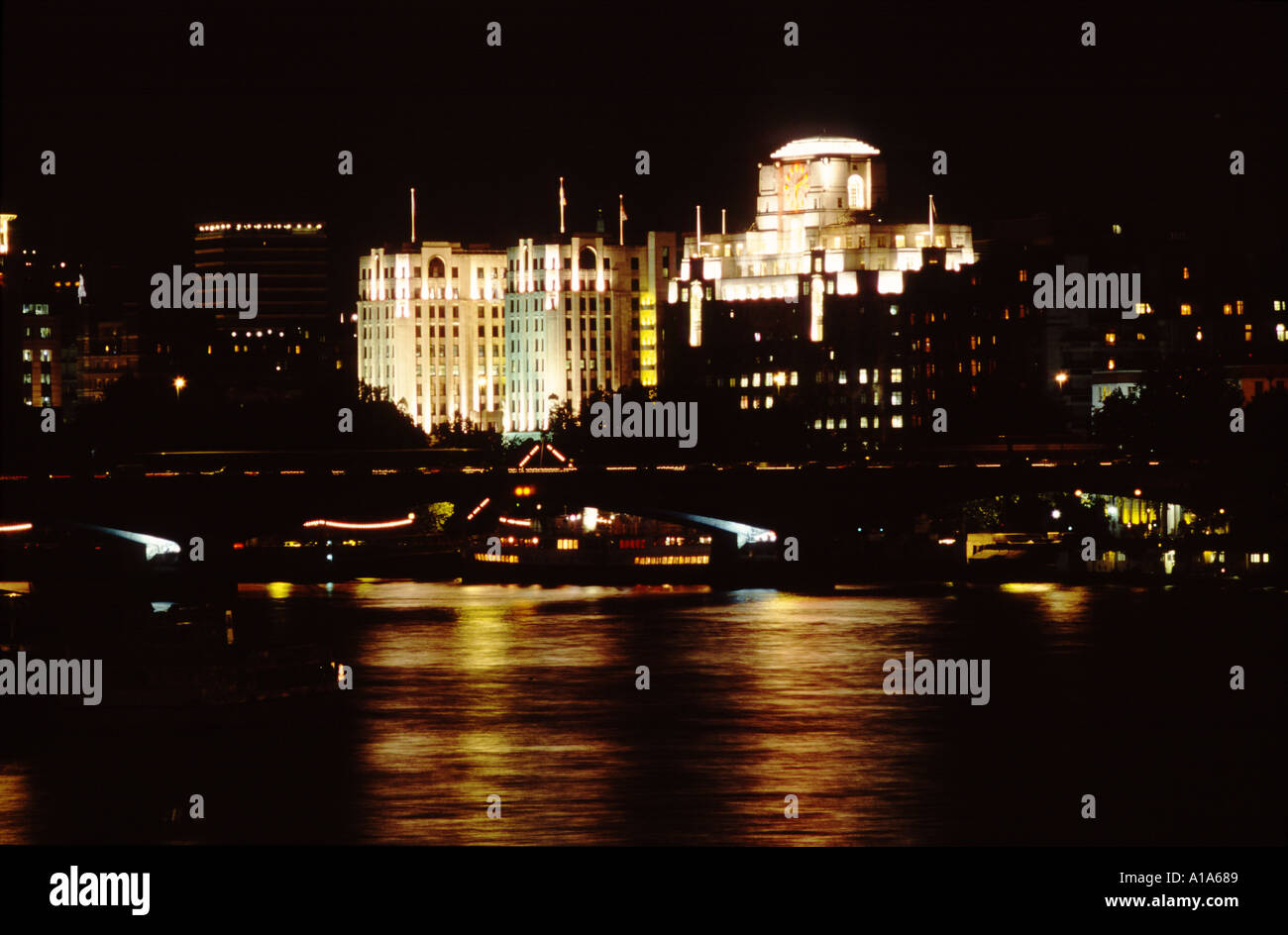 Shell mex building hi-res stock photography and images - Alamy