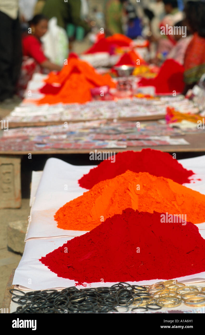 Tilak powder hi-res stock photography and images - Alamy