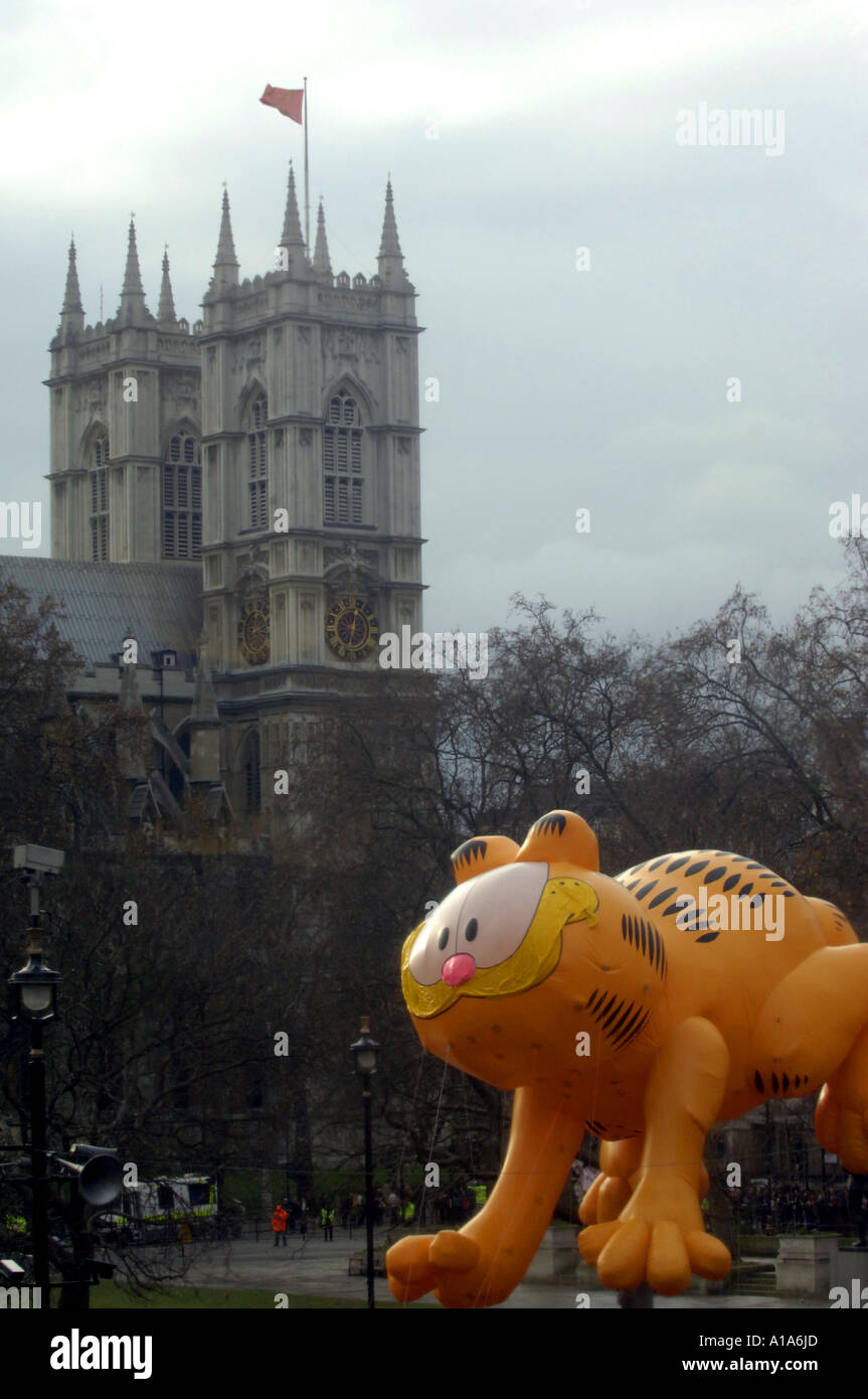 garfield westminster abbey cat feline cartoon character Stock Photo - Alamy