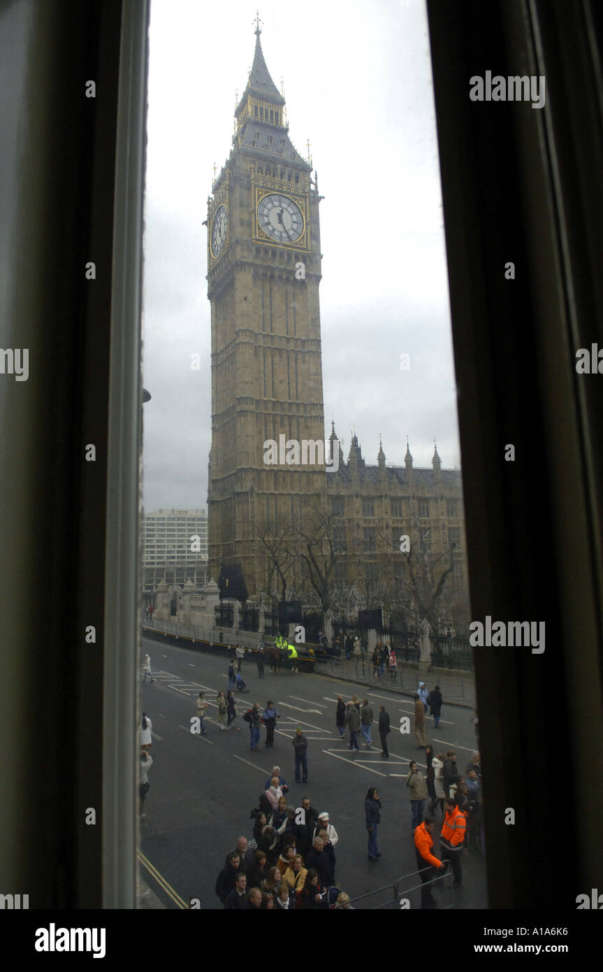 big ben through window of number one parliament street Stock Photo - Alamy
