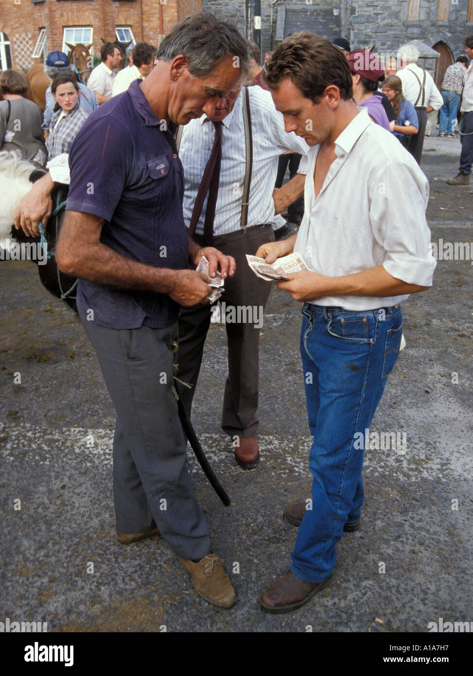 Open air dealing hi-res stock photography and images - Alamy