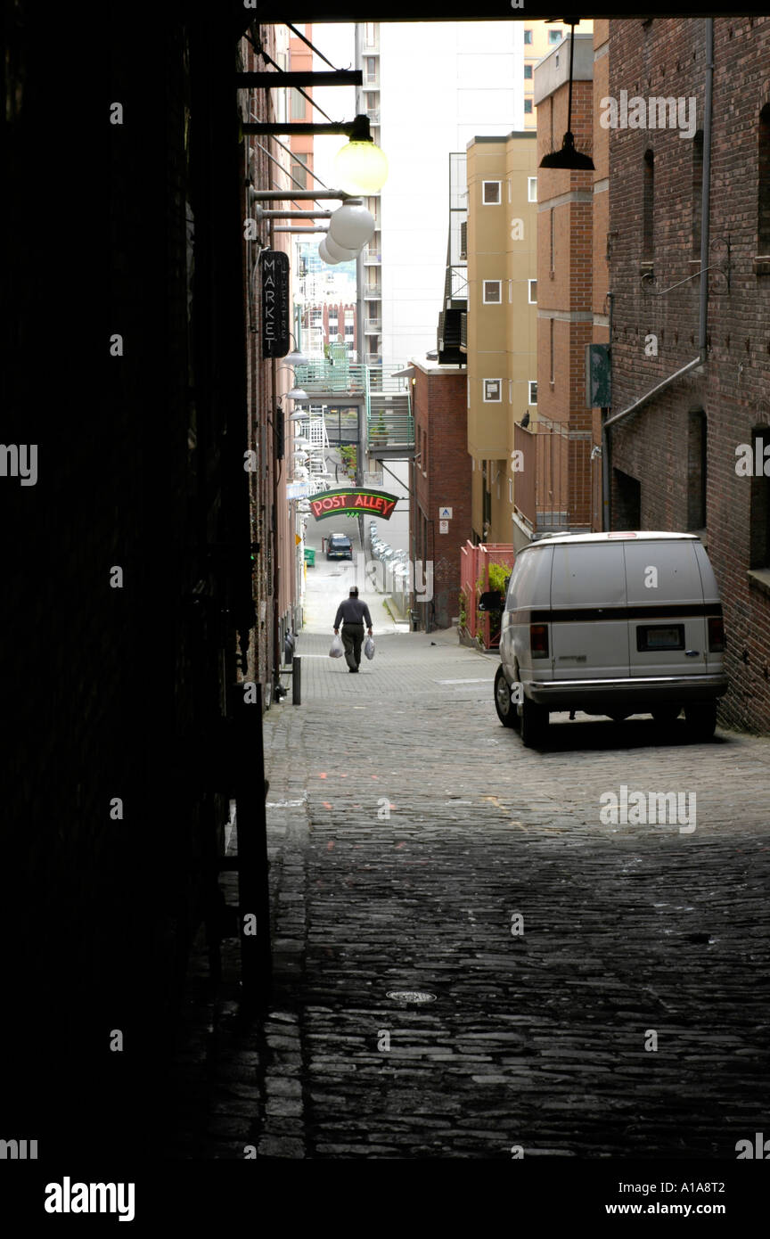 City alley neon usa hi-res stock photography and images - Alamy