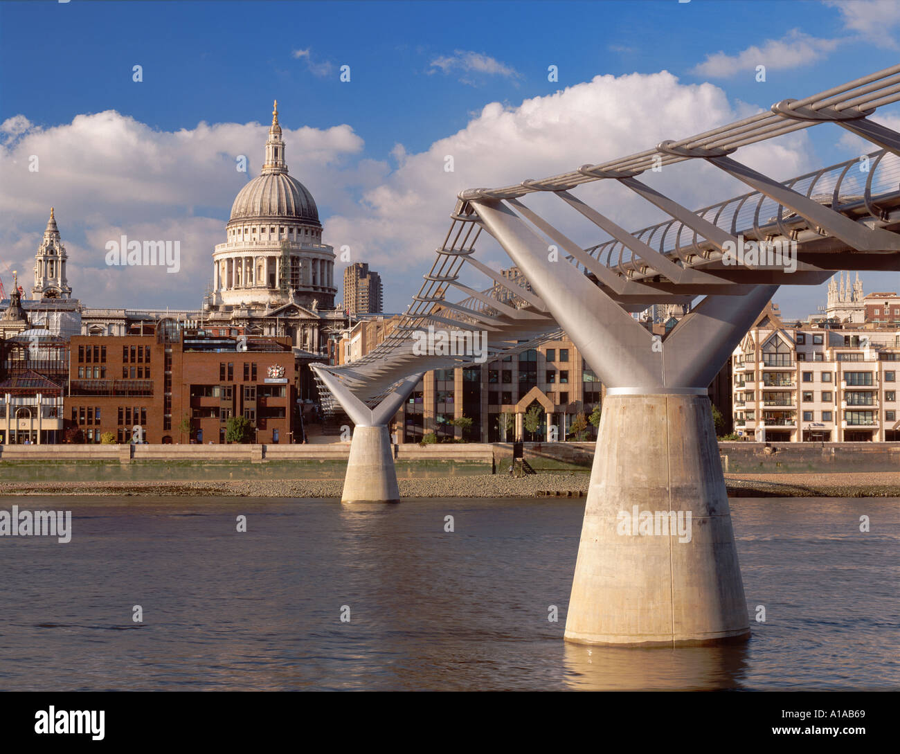 Millennium Bridge St Pauls Cathedral Stock Photo - Alamy Millennium Bridge St Pauls Cathedral Stock Photo - Alamy
