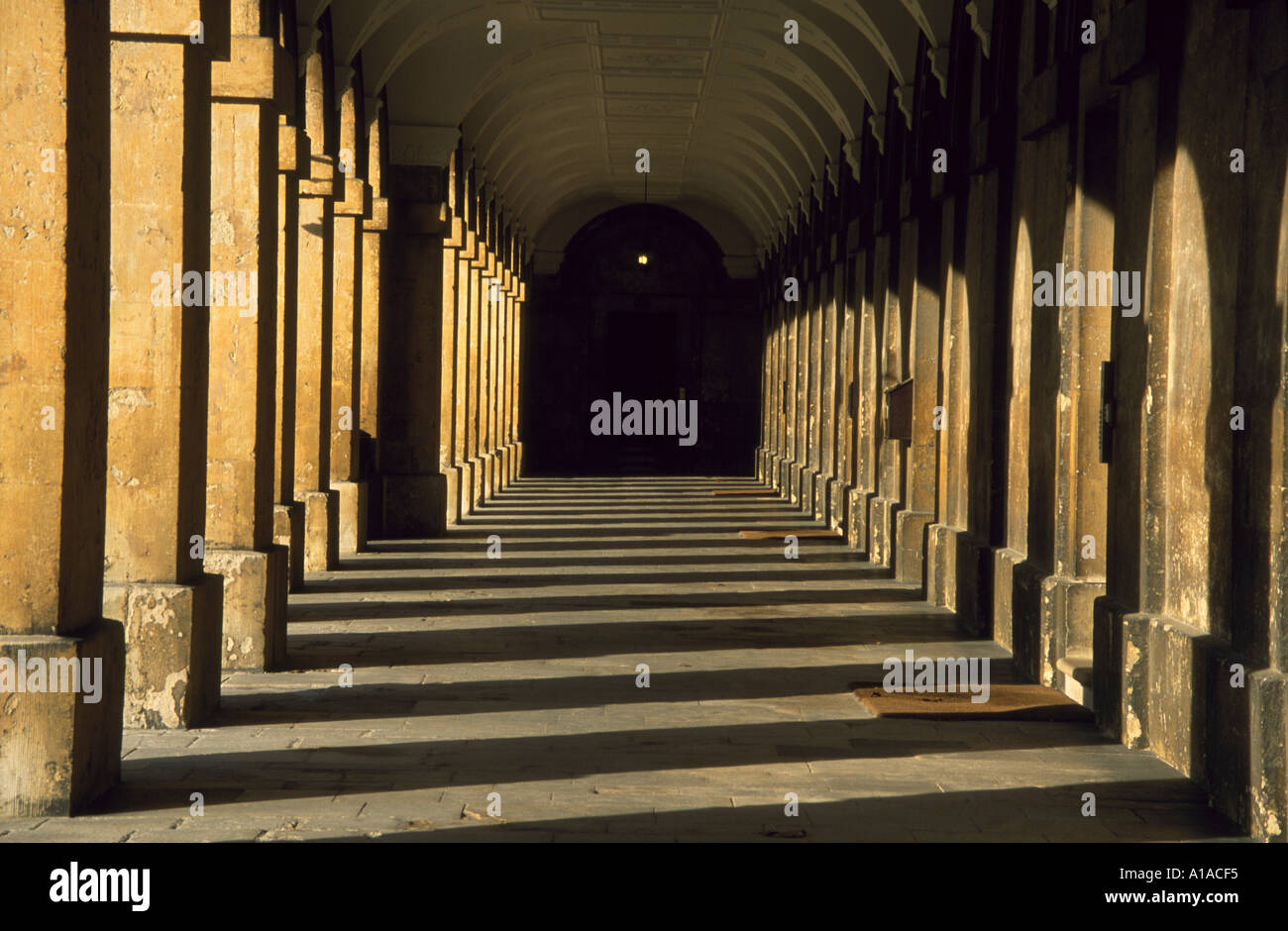 Corridoor hi-res stock photography and images - Alamy