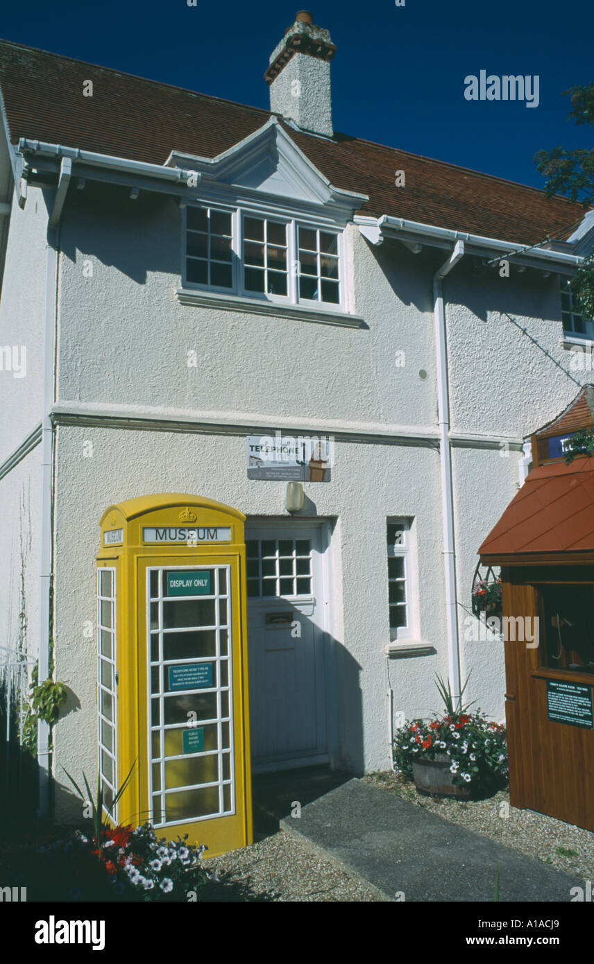 Yellow telephone box guernsey hi-res stock photography and images - Alamy