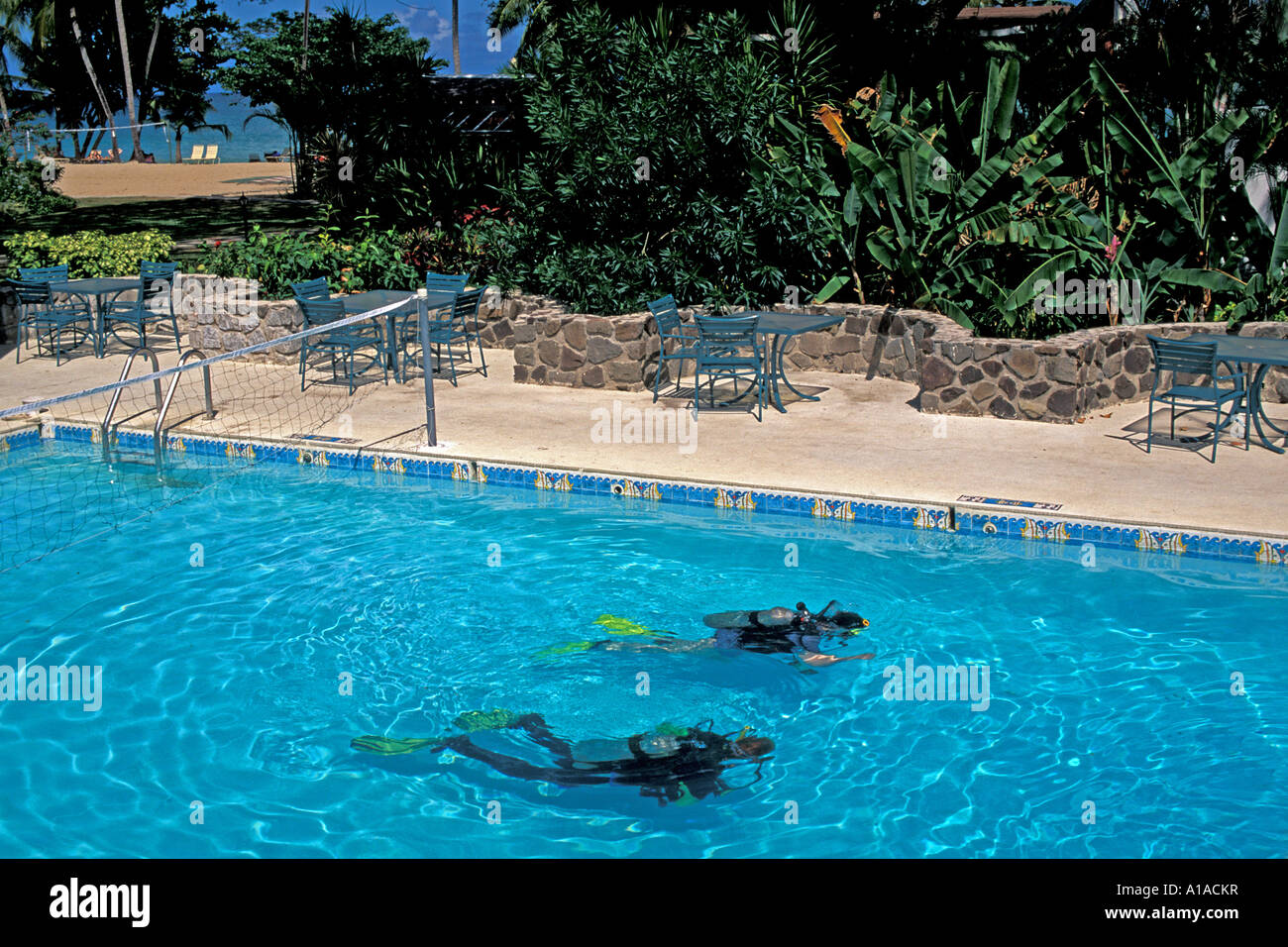 St Lucia Scuba diving lesson in swimming pool Stock Photo - Alamy