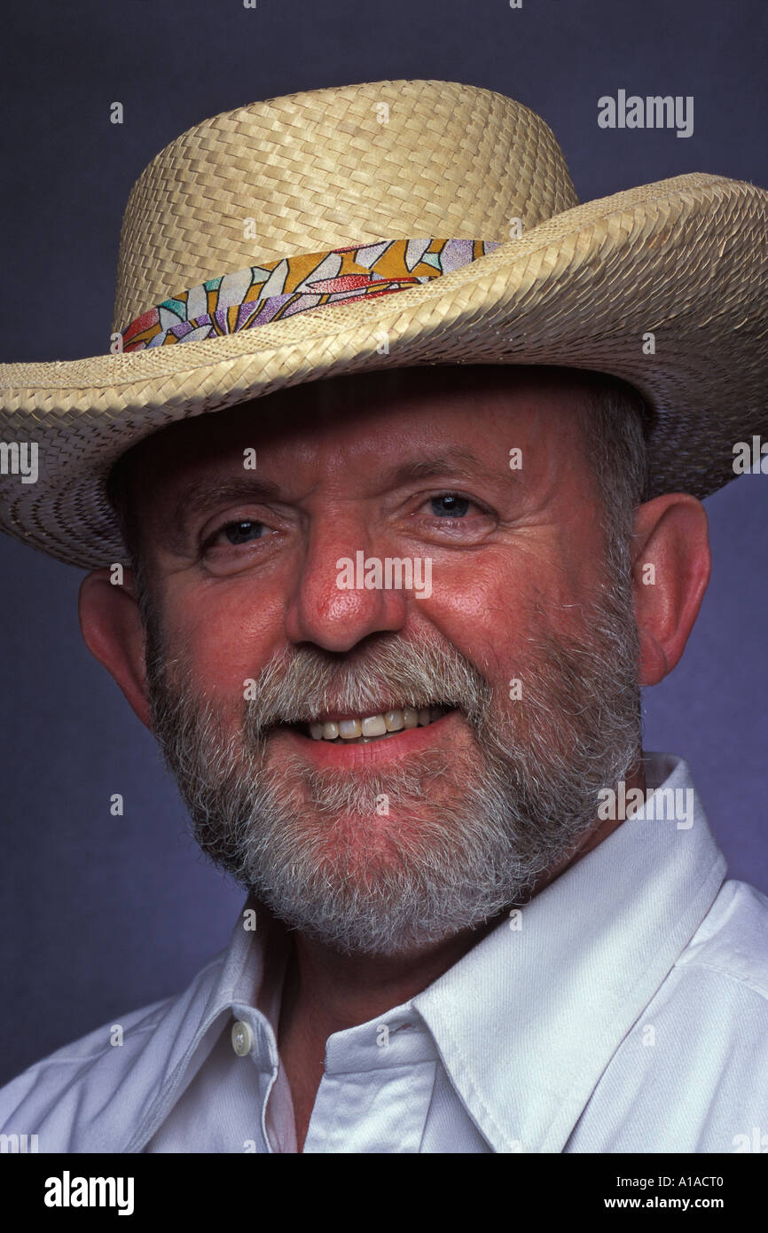 Hat made of straw hi-res stock photography and images - Alamy